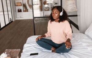 Best Time To Meditate: Morning Vs Evening Compared