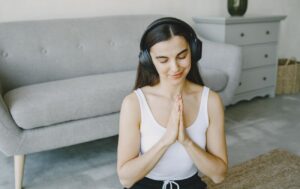 Best Time To Meditate: Morning Vs Evening Compared