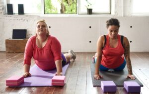 Body Positive Yoga: Yoga For Plus Size Beginners + 5 Must-Know ...
